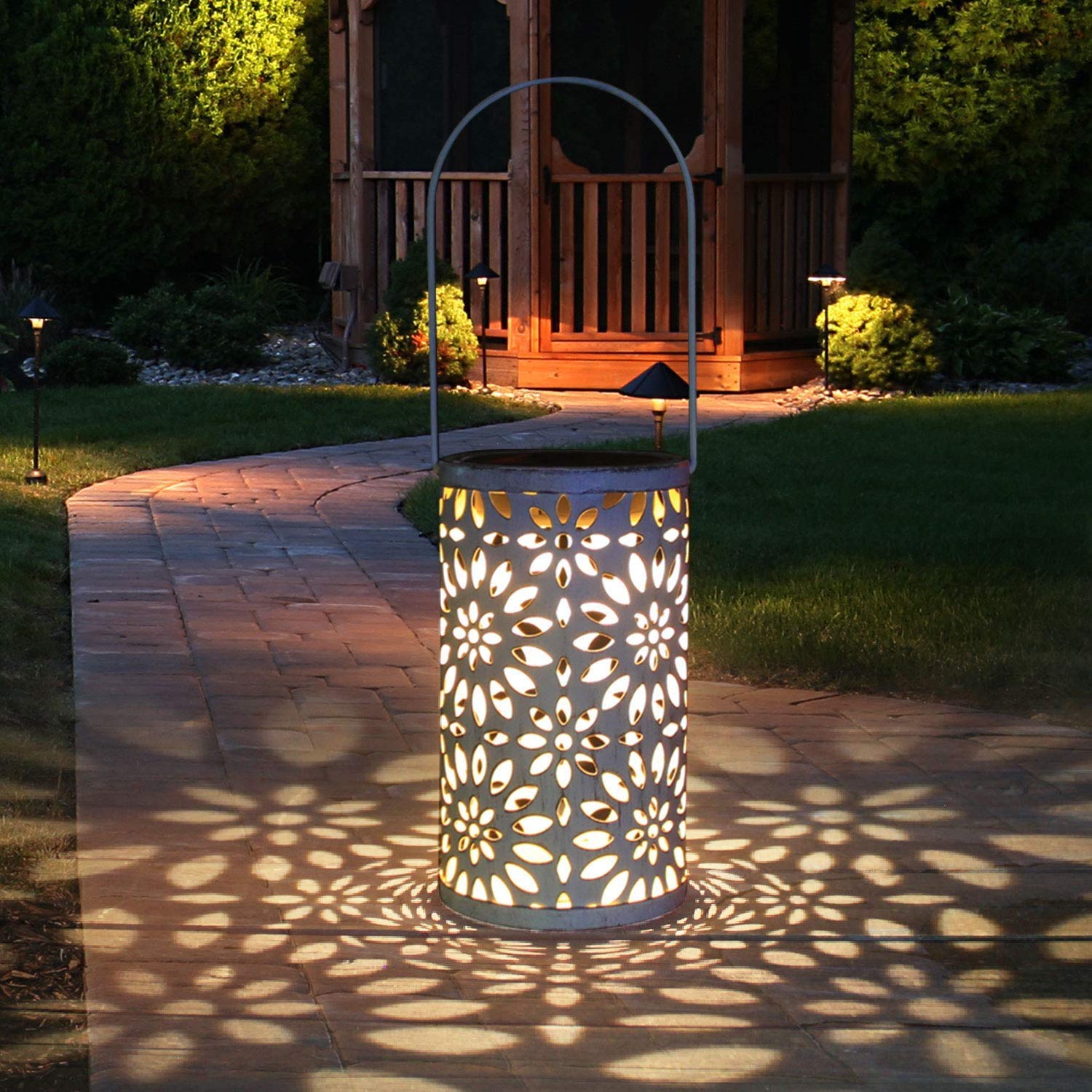 Tencoz Solar Lantern Outdoor, Solar Lantern Waterproof Garden LED Solar Light, Solar Metal Lantern Hanging Lights Moroccan Solar Decorative Lantern for Garden, Patio, Yard and Table