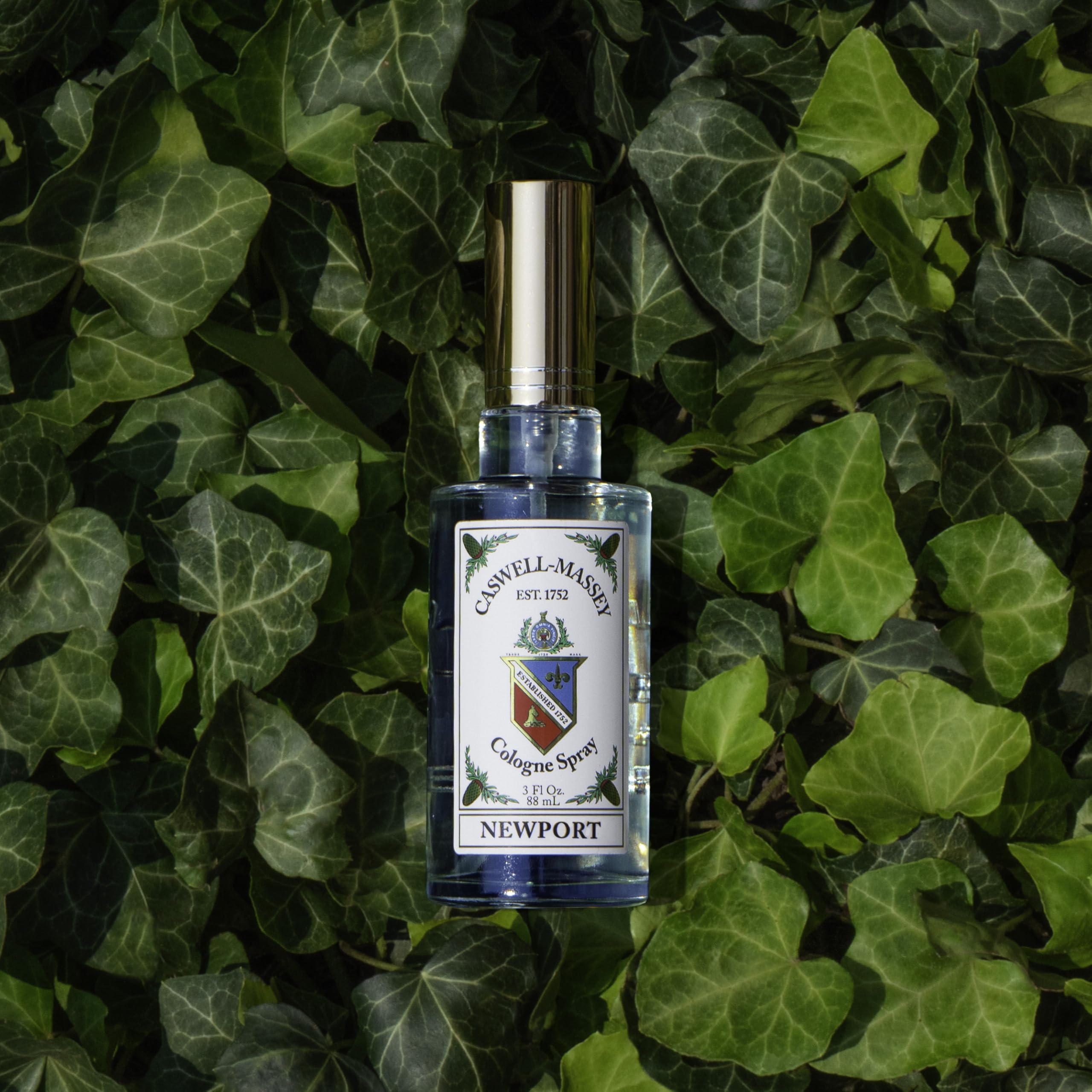 Caswell-Massey Newport Gold Cap Cologne, Men’s Cologne with an Original American Seaside Cologne, Fresh, Cool & Ocean-Inspired, 3 Fl Oz