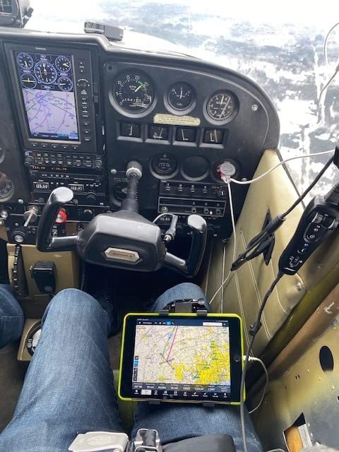Pilot Kneeboard for Smartphones, Mini Tablets, iPhone, iPad Mini, Android