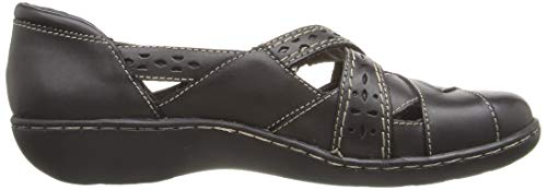Clarks womens Ashland Spin Q Slip On Loafer, Black, 8 Wide US