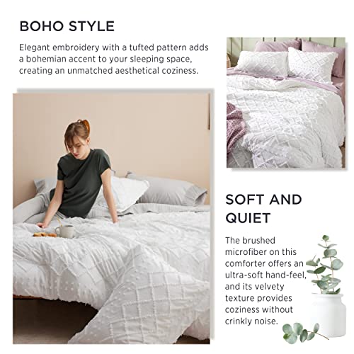 Bedsure Boho Comforter Set Queen - White Tufted Shabby Chic Bedding Comforter Set for All Seasons, 3 Pieces Western Comforter Set, Farmhouse Modern Bed Set, Spring Bedding for Women Men Girls