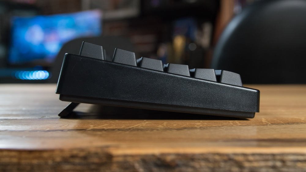 Fenek Mother Membrane Water-Resistant Gaming Keyboard - 7 Color LED