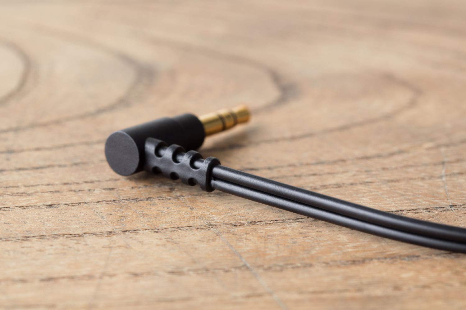 Final E1000 in-Ear Isolating Earphones, 6.4mm Dynamic Driver, Hires Certified, Durable Cable, Award Winning, Designed in Japan (Black)