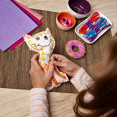Craft-tastic Learn to Sew Kit β 7 Fun Projects and Reusable Materials to Teach Basic Sewing Stitches, Embroidery & More--Ages 7+