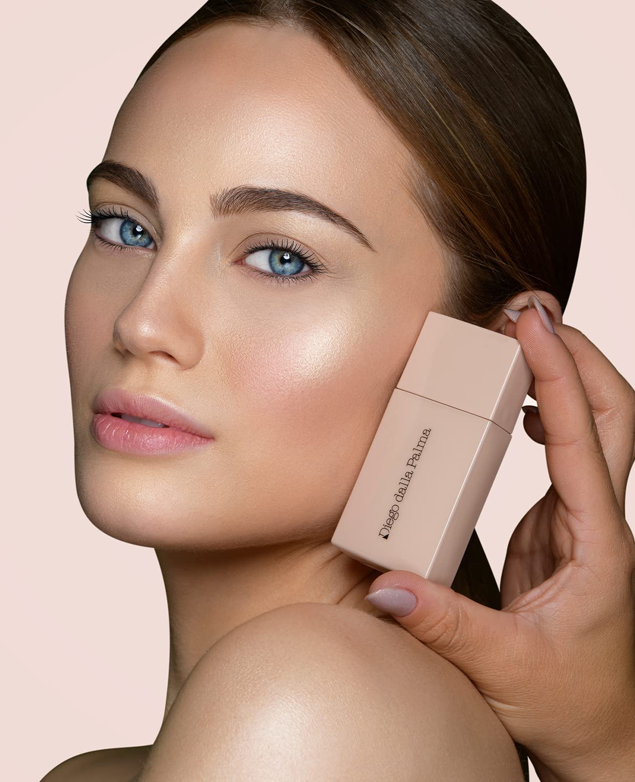 Diego dalla Palma Nudissimo Glow - Soft Glow Foundation - Lightweight And Fluid Texture - Highly Moisturizing Formula Provides Pleasant Coverage And Natural Finish - 255W Soft Beige - 1 Oz