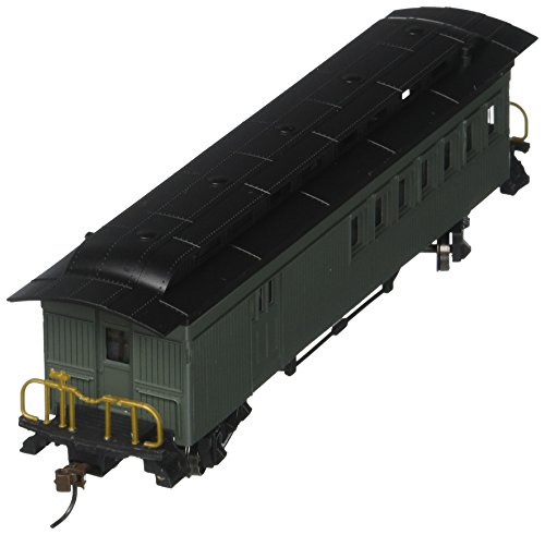 Bachmann Industries 1860 - 1880 Passenger Cars - Combine - Painted, Unlettered Green (HO Scale)