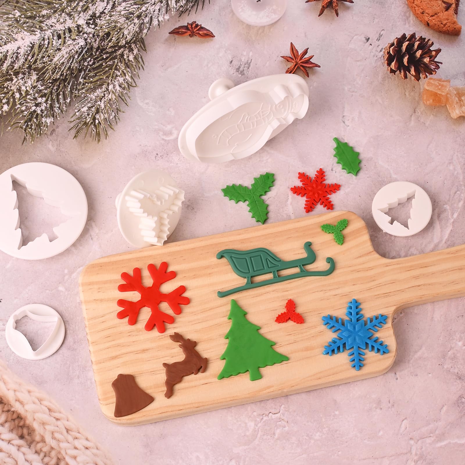 22 PCS Christmas Cookie Cutter Set Molds, Christmas Fondant Embossing Tools Plunger Cookie Cutter Sugarcraft Tree/Leaves/Sled/Snowman/Jingling Bell/Deer/Snowflake for Christmas Plunger Cake Cutter
