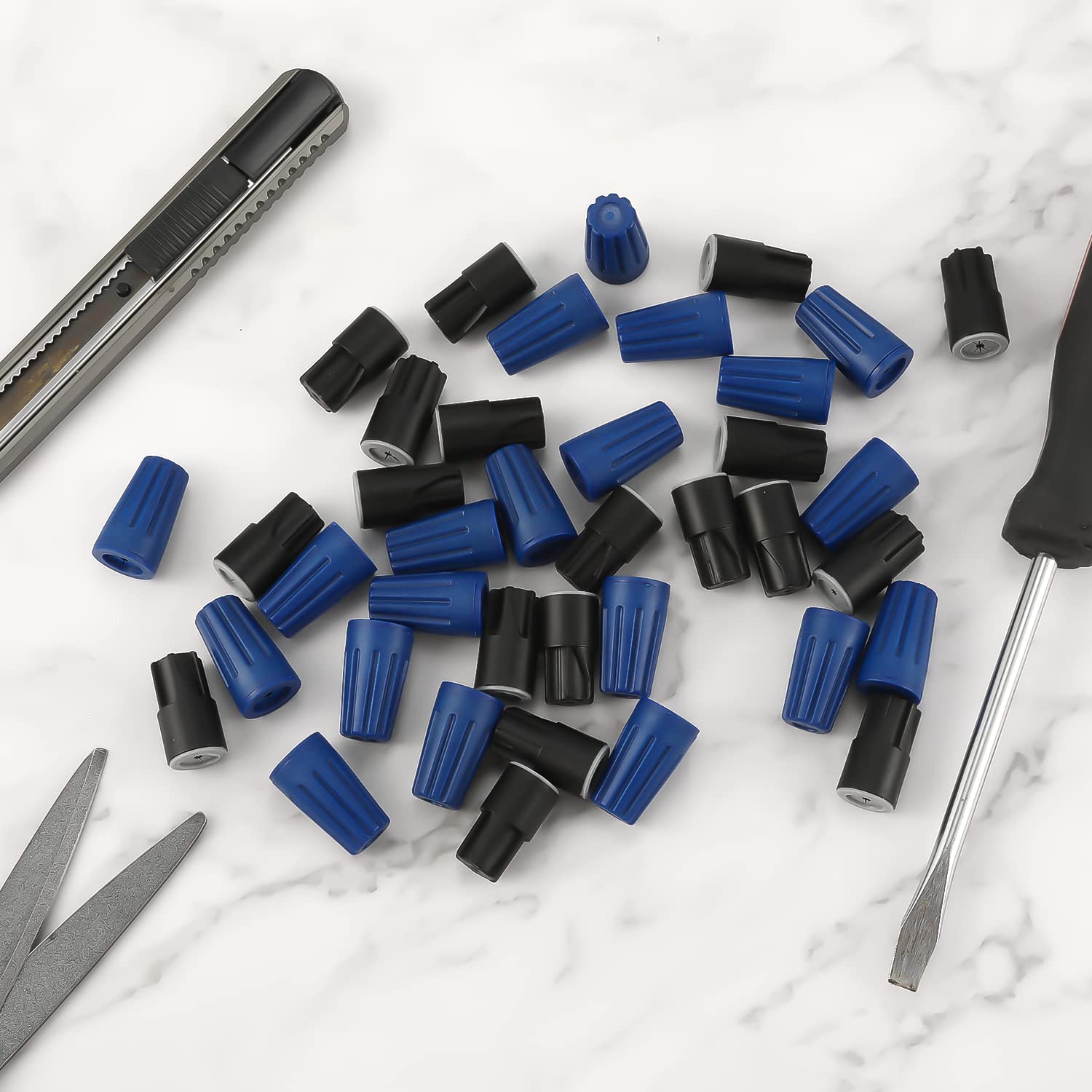 40pcs Waterproof Wire Nut Connectors, Outdoor Electrical Wire Connectors Twist Nuts Caps Wire Caps Compatible with 22AWG-12AWG for Outdoor Lights Irrigation Valves (Blue; Black)