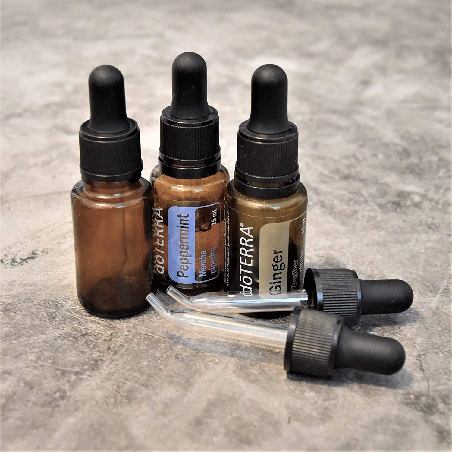 Dropper Tops for 15ml Essential Oil Bottles β Bent Tip Glass Eye Droppers, Fit doTERRA Young Living Aura Cacia Plant Therapy Revive β 12 Pack