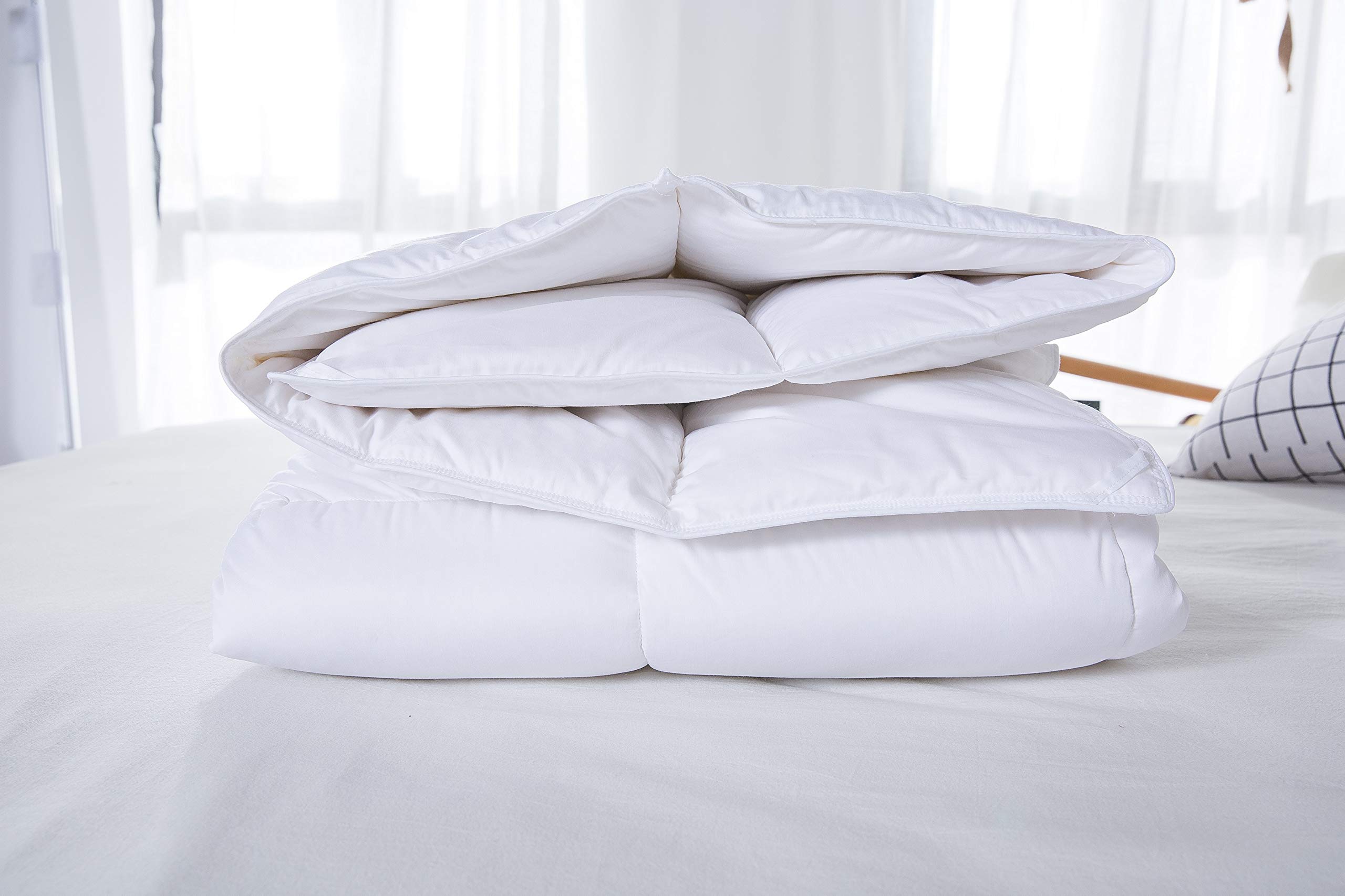 KumiQ Crib All Season Lightweight Natural White Down Baby Toddler Comforter Duvet, Down-Proof Cotton Shell, Machine Washable (White, 41x48in)