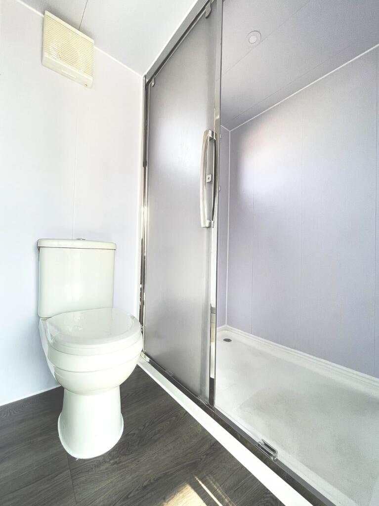 Modern Luxury Portable Prefabricated Pod Cabin, Galvanized Steel Outdoor Prefab House with Eco-Friendly Interiors and Smart Home Features, Perfect for Living and Studio Space