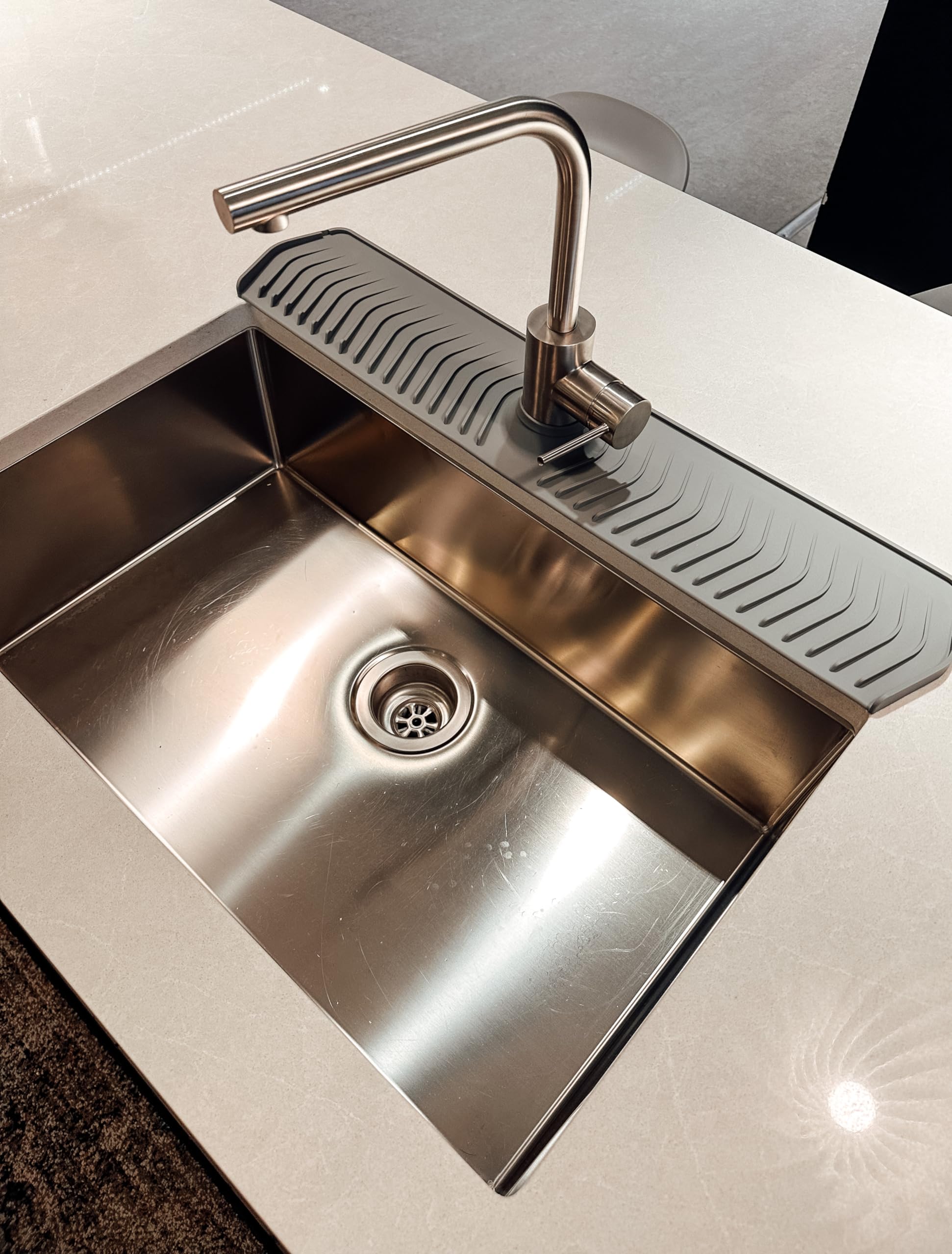 30 inch XXL long sink splash guard, sloped for water runoff, heavy duty adjustable fit splash guard, kitchen sink mat, faucet handle drip catcher, water counter protector, faucet draining mat