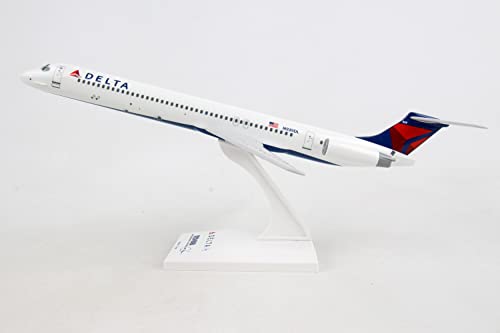 Daron Skymarks Delta Md-88 Model Kit (1/150 Scale)