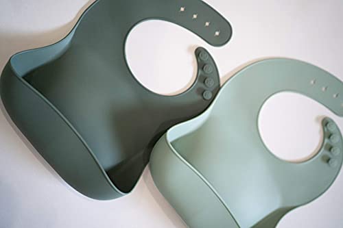 AVA + OLIVER Silicone Bib Set - Adjustable Waterproof Bibs - Set of 2 (Forest)