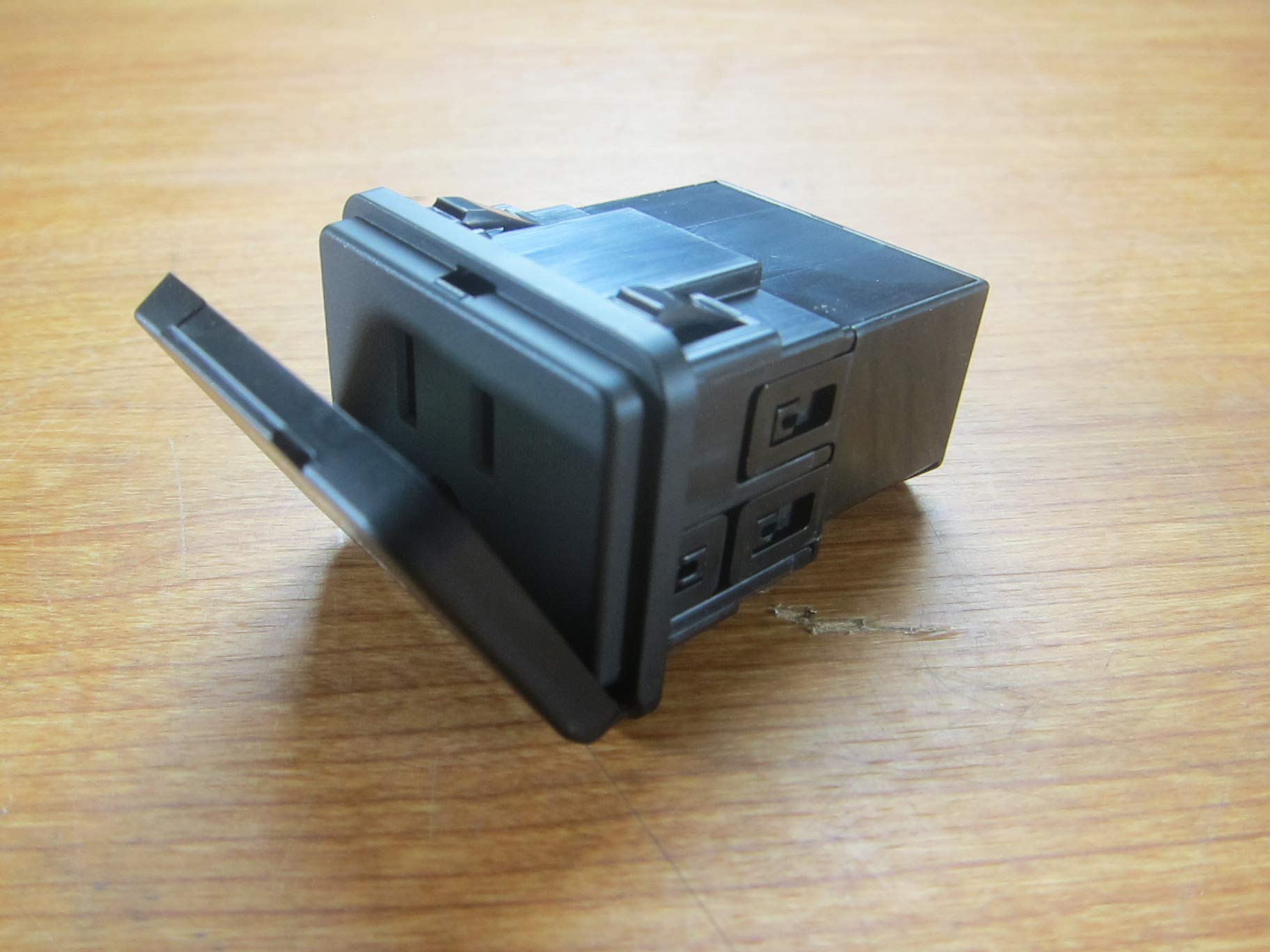 2013-2016 Ram 1500 2500 3500 4500/5500 Power Outlet Inverter New Mopar OEM