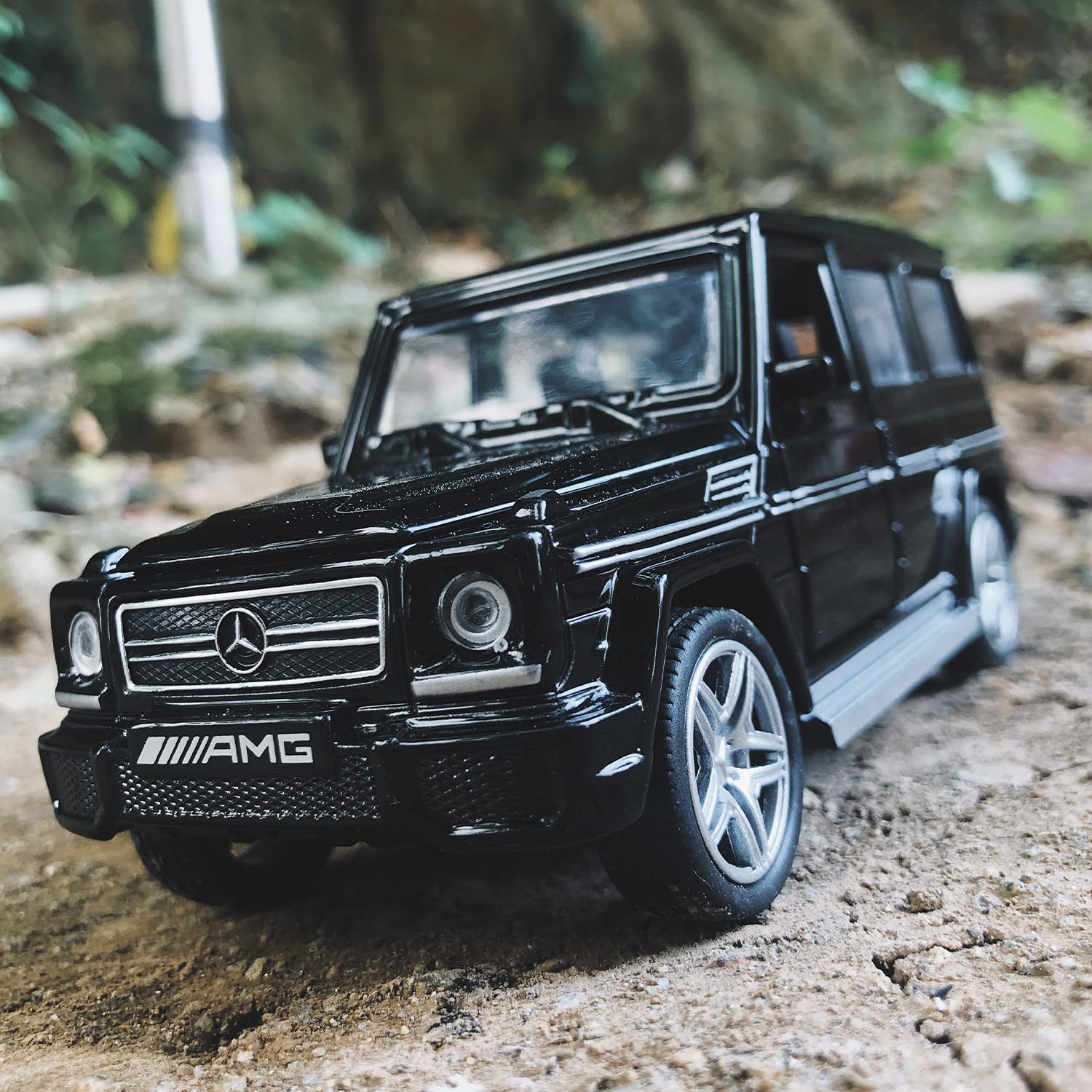 BDTCTK Compatible for 1:32 G65 Model Pull Back Car with Sound and Light for Kids Boy Girl, Metal Body, Door Opened, Black