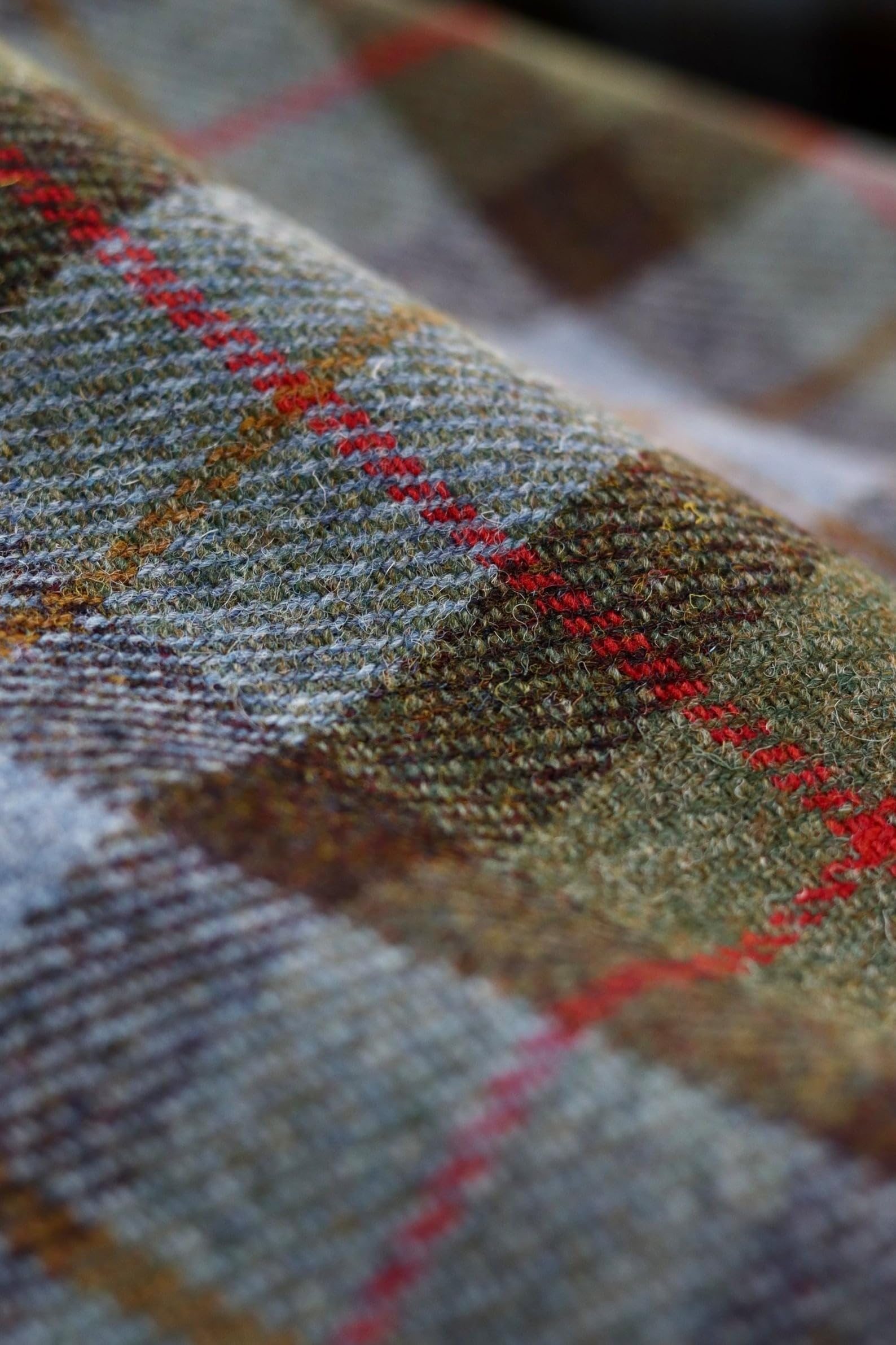 Traditional Harris Tweed MacLeod Tartan Pure Wool Woven Fabric with Authenticity Labels (Blue and Green, 100 x 75cm)