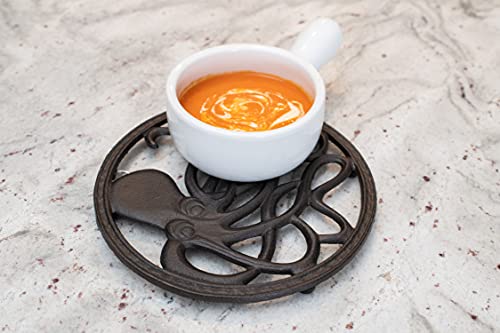 gasaré, Trivet for Hot Dishes, Pots and Pans, Metal Trivet, Octopus Design, Cast Iron, Rubber Feet Caps, Ring Hanger, 8 Inches, Brown Finish, 1 Unit