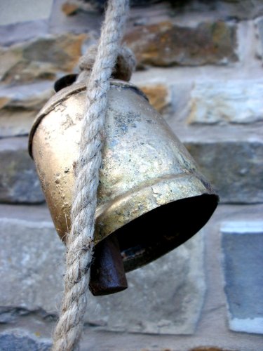 Carfar Handicrafts Shabby Chic Country Style Rustic Metal Hanging Giant Cow Bells