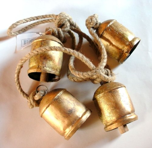 Carfar Handicrafts Shabby Chic Country Style Rustic Metal Hanging Giant Cow Bells