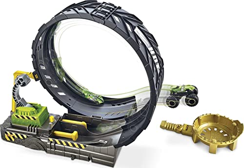 Hot Wheels Monster Truck Epic Loop Challenge Play Set with Truck and car