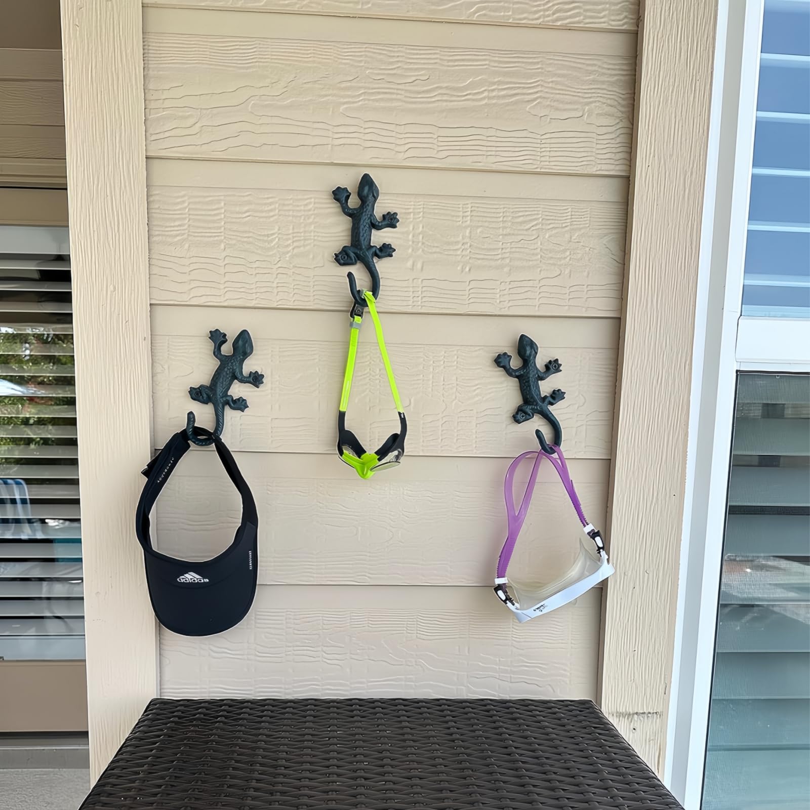 Auafanzy Outdoor Cast Iron Pool Towel Wall Hooks, Lovely Gecko Heavy-Duty Coat Hooks, Fun Lizard Pool Towel Holder for Outdoor and Indoor,Cool Gecko Key Holder and Wall Decor (4 Pcs)