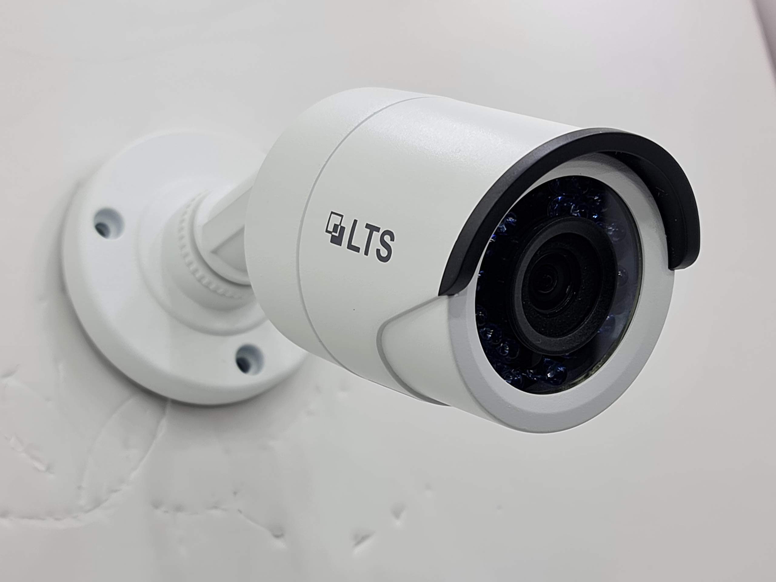 eco – Platinum HD-TVI Bullet Camera 2.1MP CMHR6222