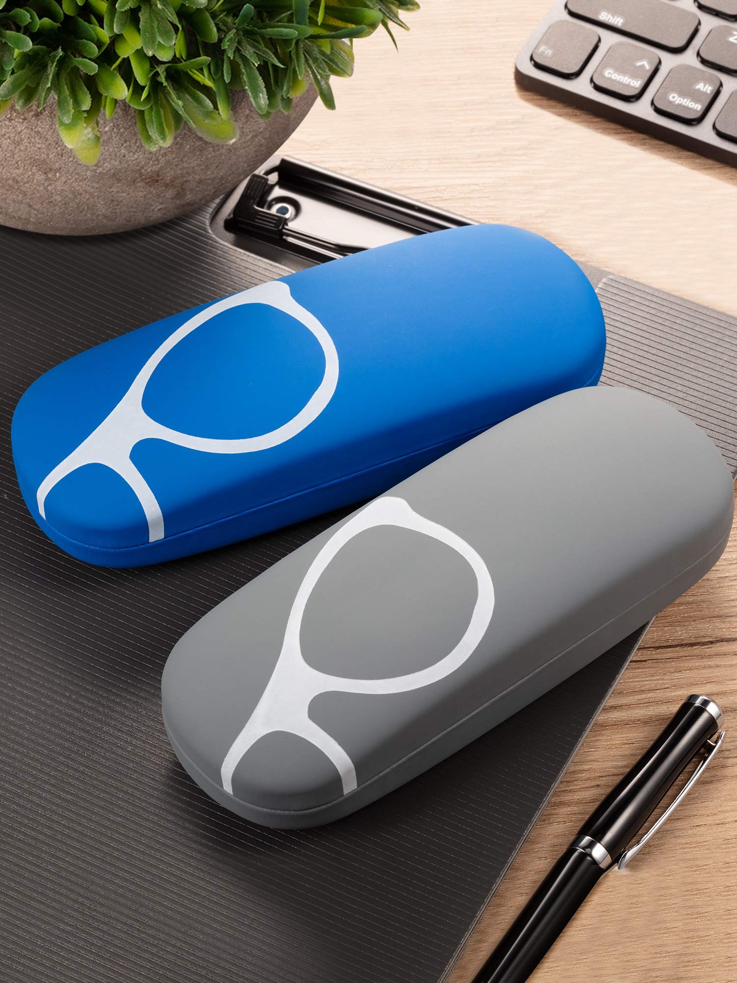 3 Pieces Hard Shell Clamshell Eyeglasses Case Protective Sunglasses Case Portable Glasses Protection Case with 3 Pieces Glasses Cloth