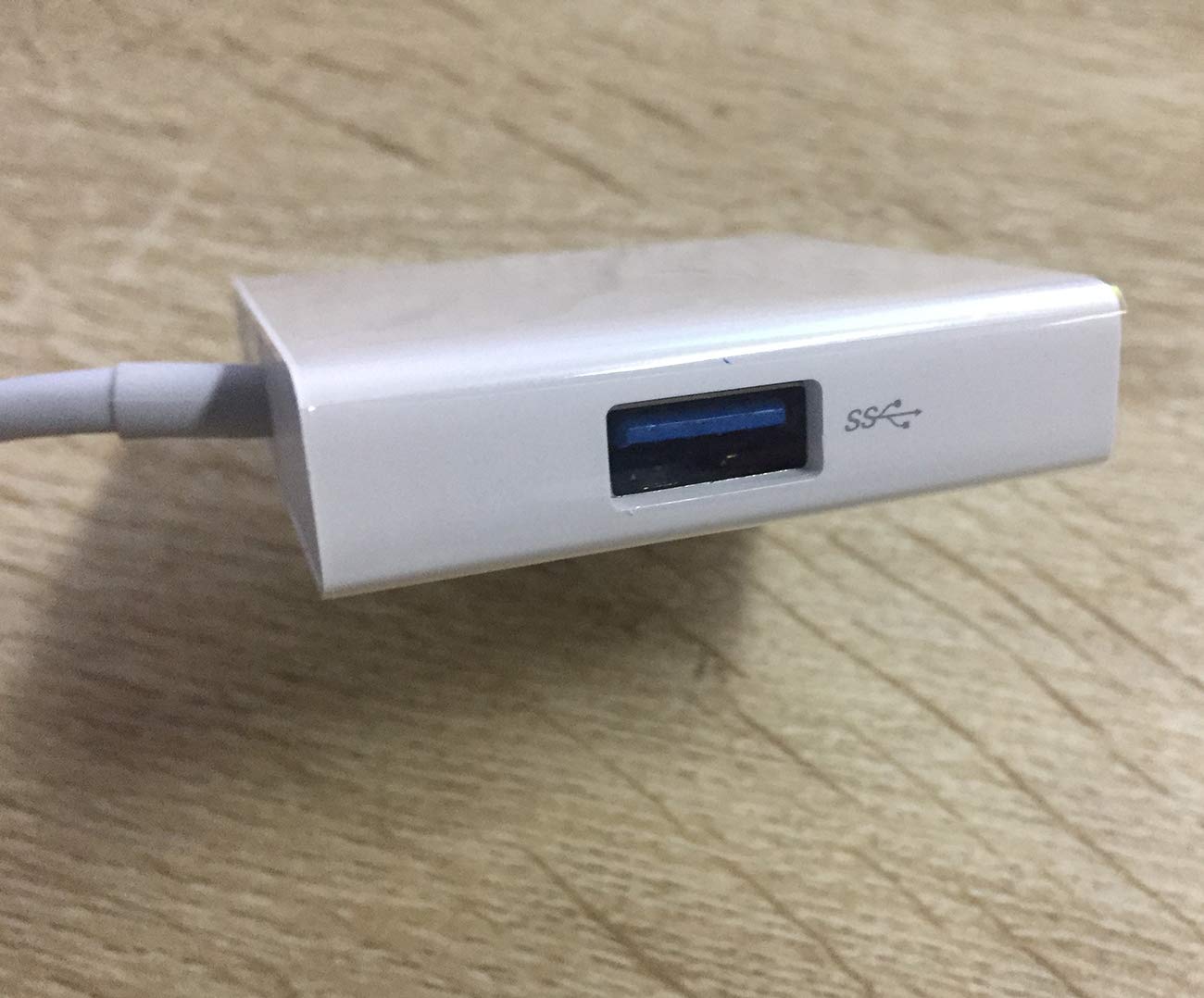 USB-C 3-in-1 Travel Hub, 4K HDMI, VGA, USB 3.0, Plug and Play, Only 0.08 lbs, GX90T33021, White