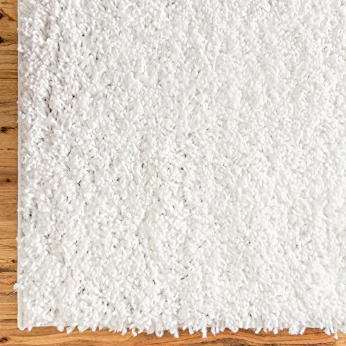 Rugs.com Zermatt Shag Collection Rug β 2' 2 x 3' White Shag Rug Perfect for Entryways, Kitchens, Breakfast Nooks, Accent Pieces