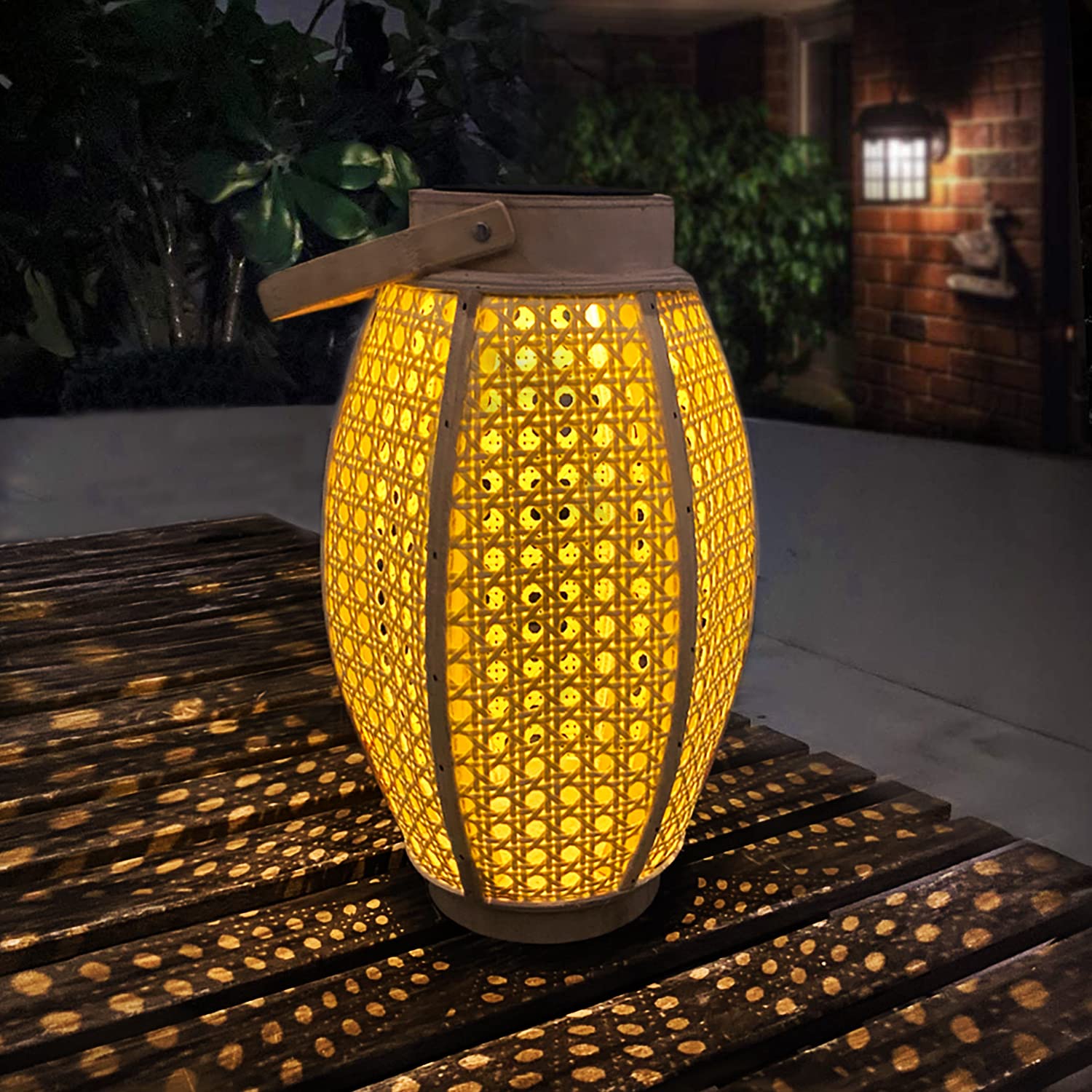 Hanging Solar Lanterns Outdoor - Solar Powered Rattan Woven Table Lamp with Warm Yellow LED Light Garden Decorative Hanging Lanterns for Patio Yard Garden Home Pathway Decor