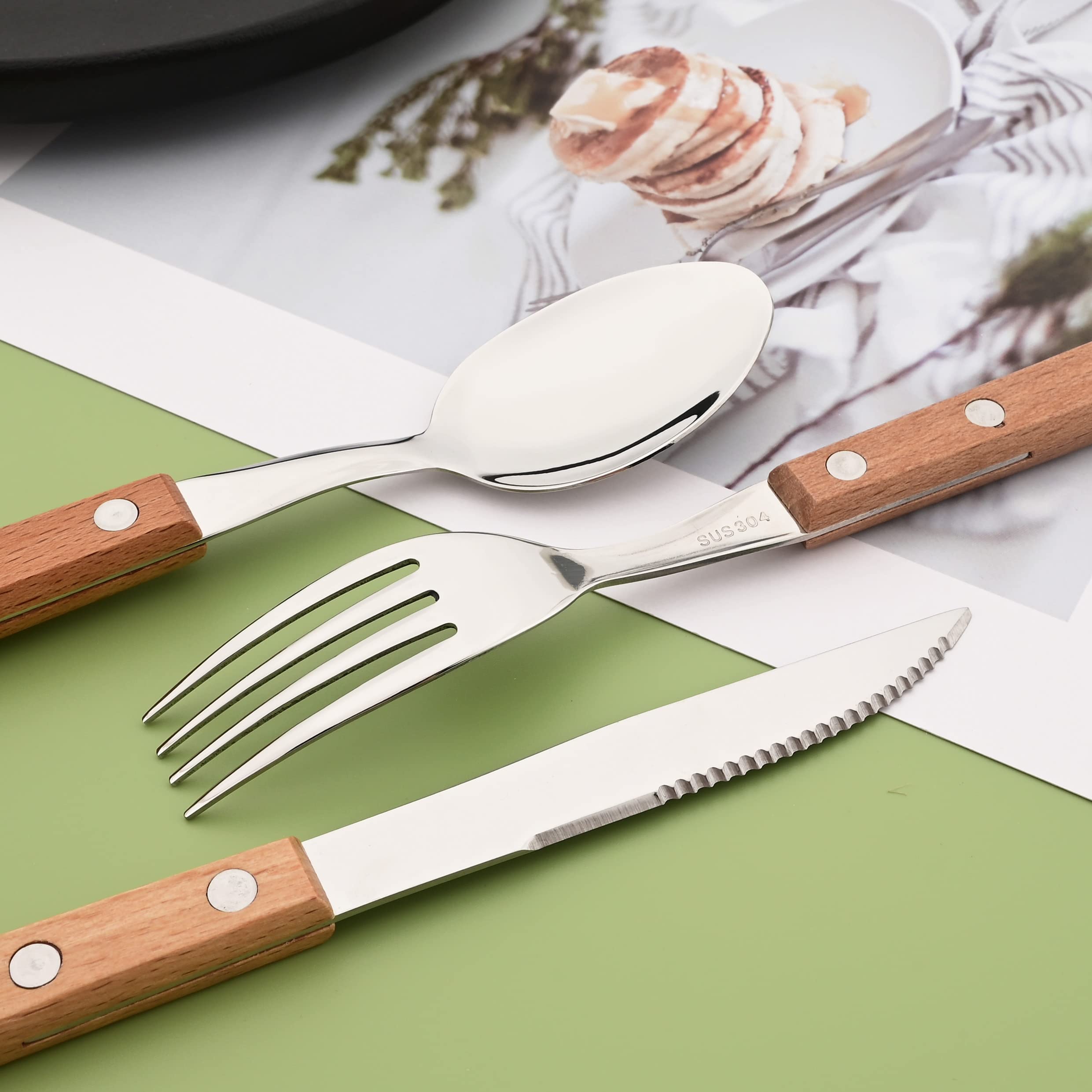 Dinner Forks Set of 8, Uniturcky 304 Stainless Steel Silverware Forks, Table Forks Salad Forks Set, Mirror Polishing Dinner Fork with Wooden Handle, 7.9 Inches