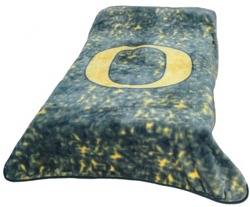 College Covers Everything Comfy Oregon Ducks Soft and Warm Huge Raschel Throw Blanket, 86" x 63"