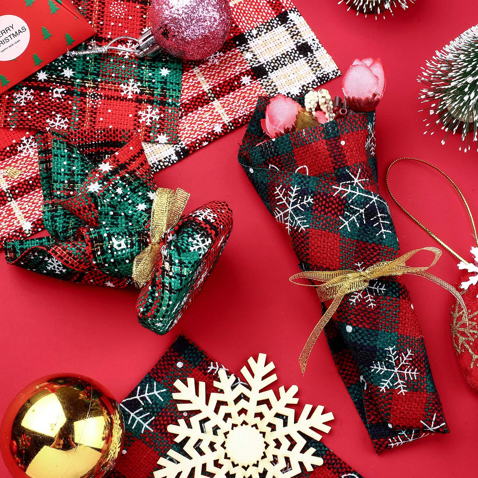 40 Pieces Christmas Precut Fabric Squares Quilting Fabric Plaid Snowflake Fabric Squares for DIY Sewing Quilting Patchwork Craft (5 Inch)