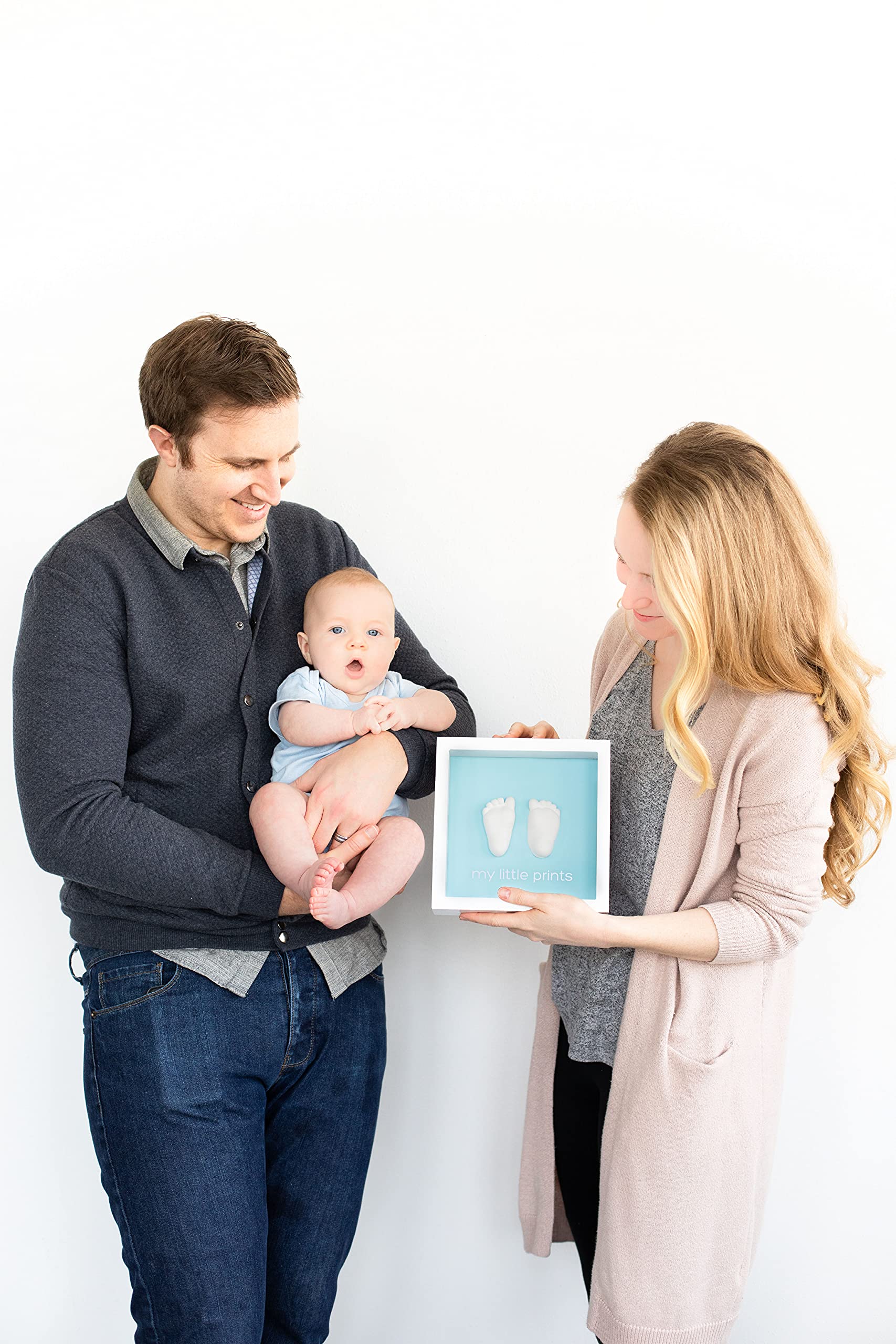 Pearhead Baby Hand and Foot Casting Kit, Newborn Keepsake Frame for Baby Girl or Boy