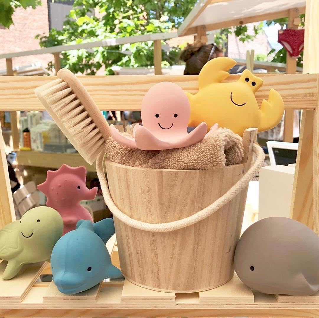 Tikiri Toys Ocean Buddies Whale Natural Rubber Rattle (Gray)