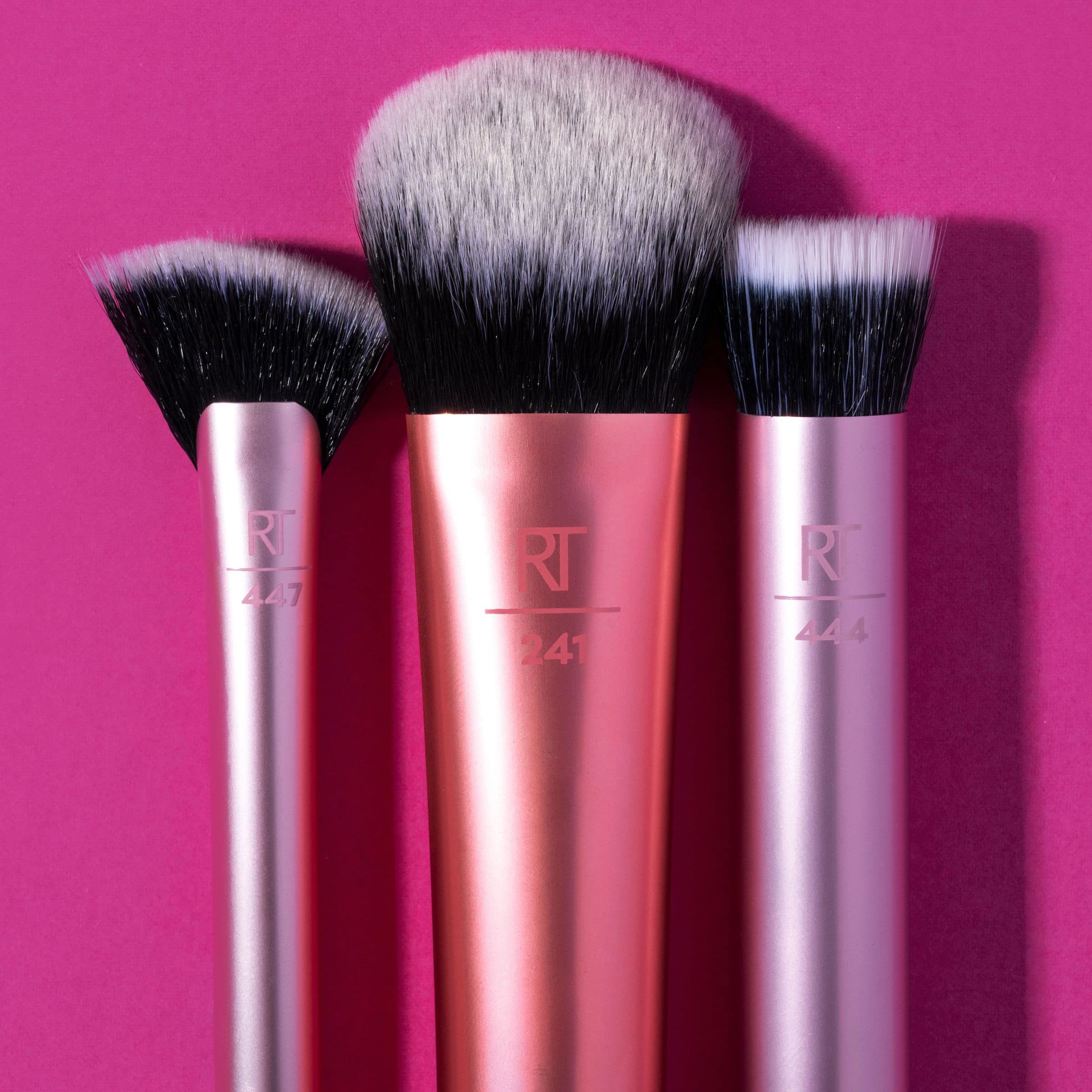 Real Techniques Seamless Complexion Makeup Brush, For Foundation, Primer, & Moisturizer, Multipurpose Foundation Brush Or Skincare Tool, Streak-Free, Buildable Coverage & Natural Finish, 1 Count