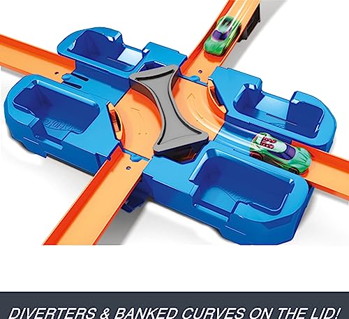 Hot Wheels Track Builder Playset, Deluxe Stunt Box with 25 Component Parts & 1:64 Scale Toy Car [Amazon Exclusive]