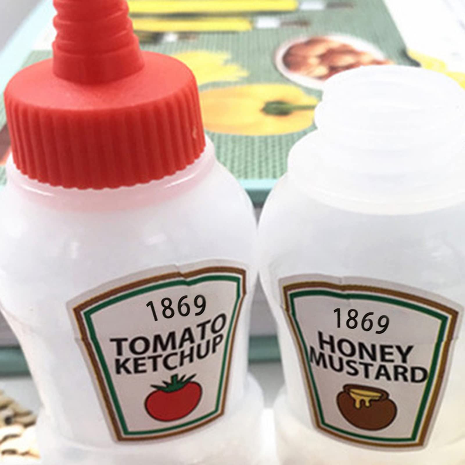 25ml Mini Condiment Squeeze Bottle Honey Squeezable Jar 2 Pack Ketchup/Sauce Containers Plastic Portable Lunch Box Dressing Dispensers to Go with Screw Cap 2pcs