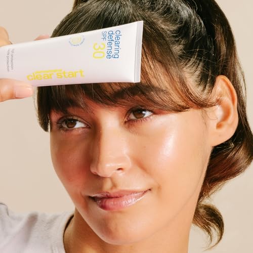 Dermalogica Clear Start Clearing Defense SPF30 (2 Fl Oz) Sunscreen Moisturizer for Acne Prone Skin with Vitamin C - Lightweight and Mattifying, Helps Reduce Shine
