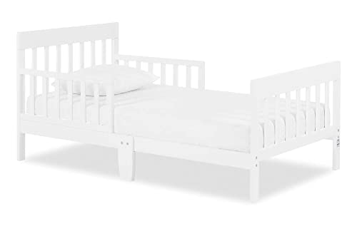 Dream On Me Finn Toddler Bed in White, Greenguard Gold and JPMA Certified, Non-Toxic Finish, Made of Sustainable New Zealand Pinewood, Wooden Nursery Furniture