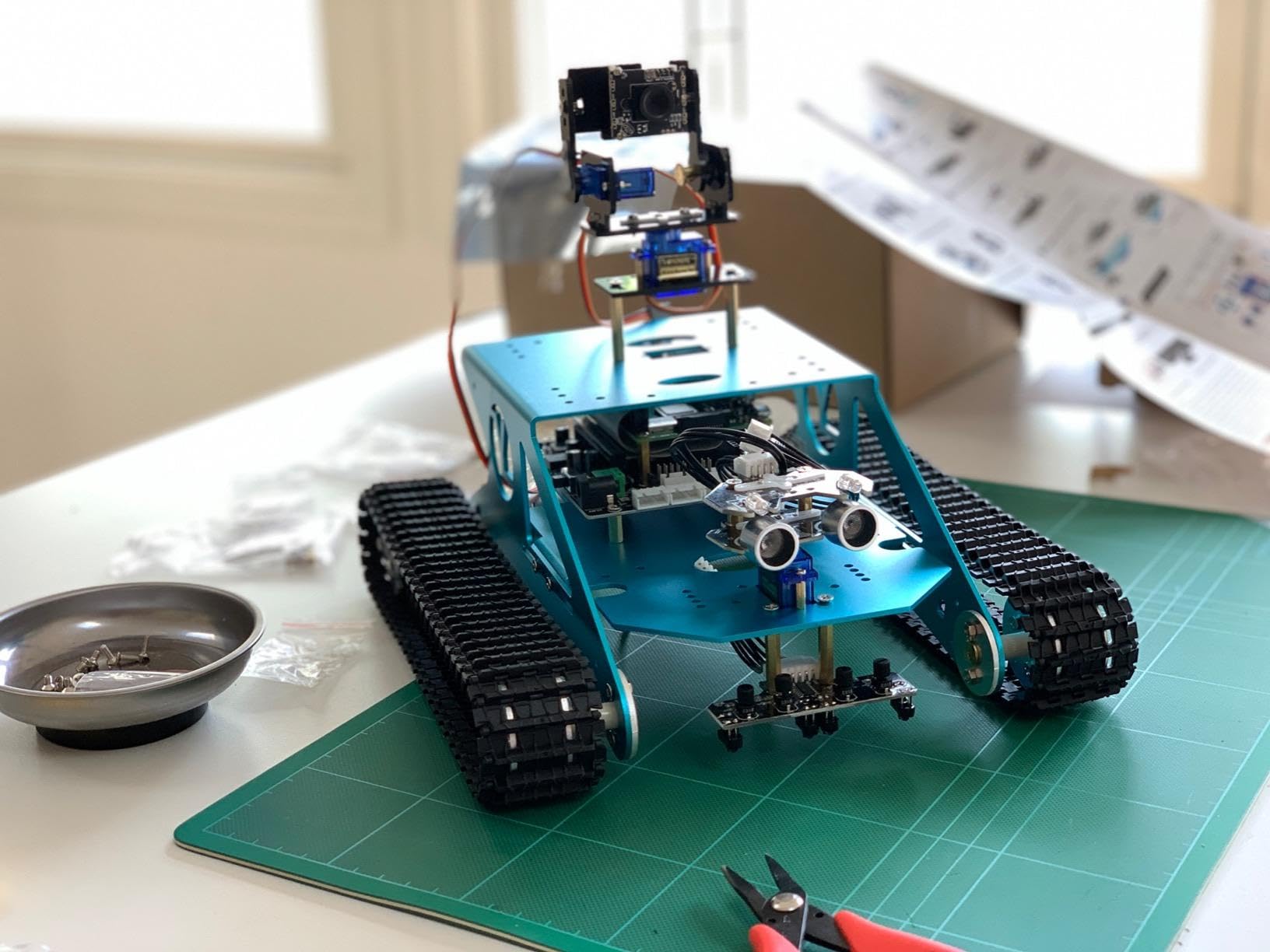 Yahboom AI Robot Kit Tank Chassis for Raspberry Pi 4B Camera Starter Kit Python Programmable Electronic Science Project DIY Smart Car Robotics for 16+ (Without Pi 4B)