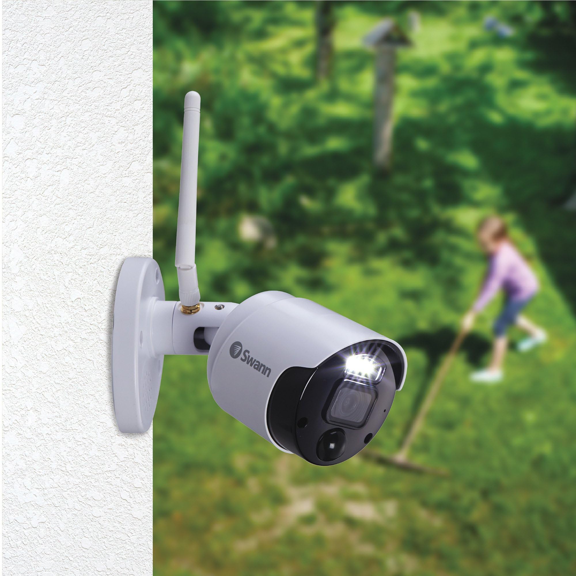 Swann NVW-800 4ch Wi-Fi NVR / 1TB / 2 x NVW-500CAM 1080p WiFi IP Digital Still Image Video Cameras