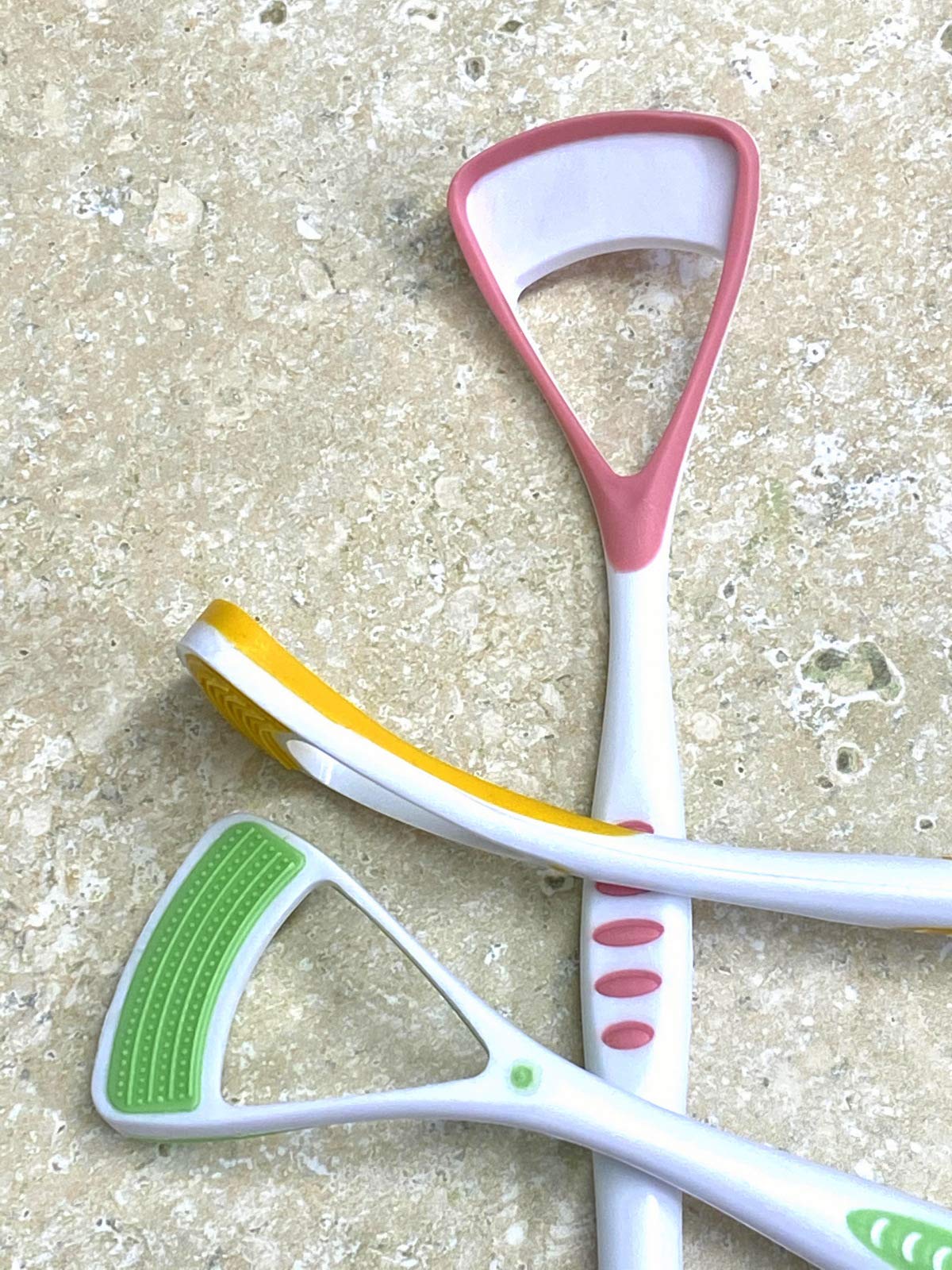 SUAVEC Liphontcta 4pc Random Colors Tongue Cleaner - Easy Grip Dual Head Tongue Scraper & Brush