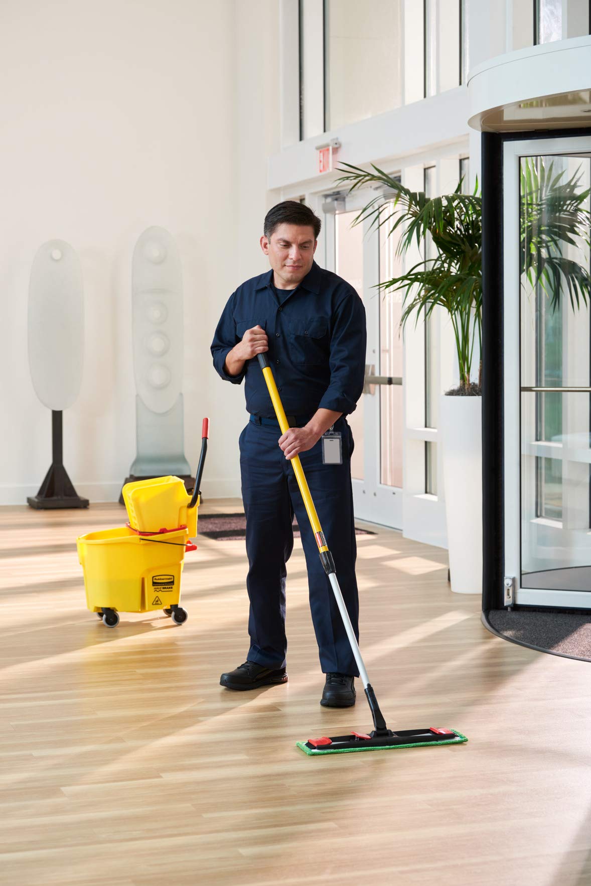 Rubbermaid Commercial Products 18 inch Adaptable Flat Mop Microfiber Pad, Green, for Janitorial/Professional Cleaners and Light-Duty Cleaning/Mopping with Tab/Pocket Functions