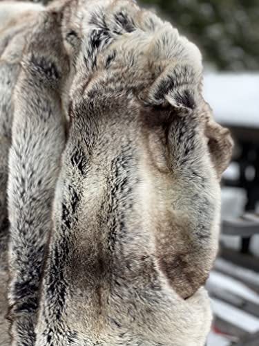Eikei Luxury Faux Fur Throw Blanket Super Soft Oversized Thick Warm Afghan Reversible to Plush Velvet in Tan Grey Wolf, Cream Mink or Blush Chinchilla, Machine Washable (Chinchilla, 60Wx70L)