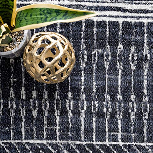 nuLOOM Saige Modern Trellis Fringe Indoor/Outdoor Area Rug, 5' x 8', Black