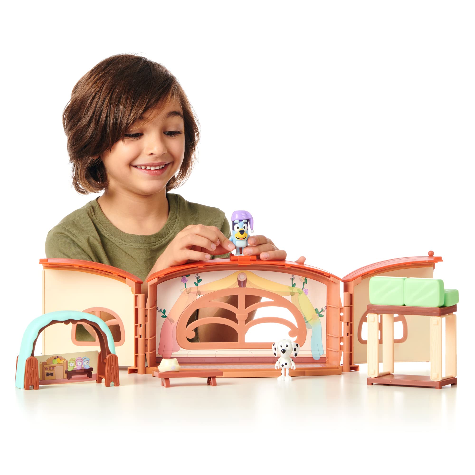 Bluey School Friends - Calypso's School Playset, 2.5-3" Chloe posable Figures & Playset