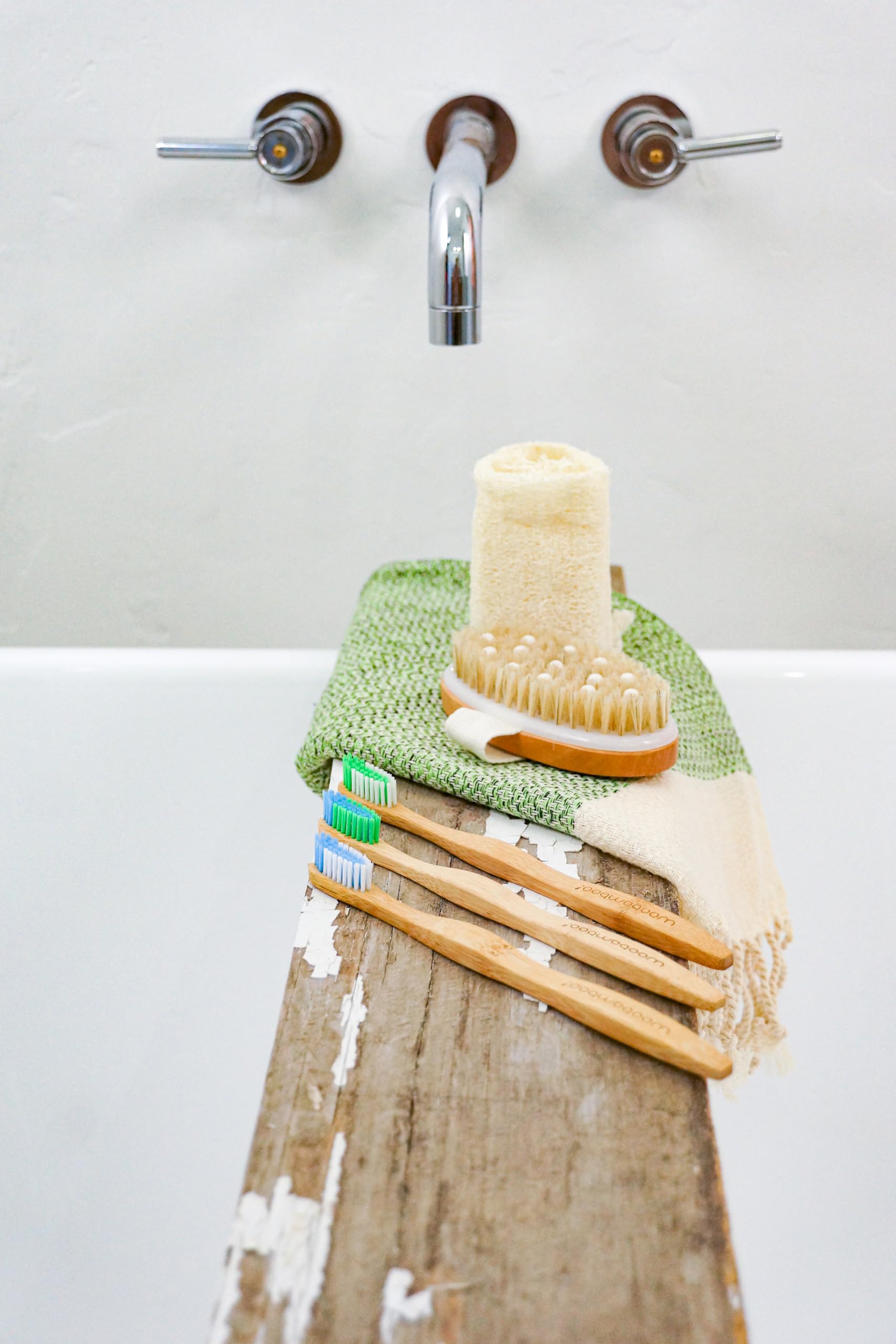 Woobamboo! Bamboo Toothbrush - Adult - Medium BPA-Free Nylon Bristles - Eco-Friendly, Biodegradable, Compostable, Vegan (Pack of 4)