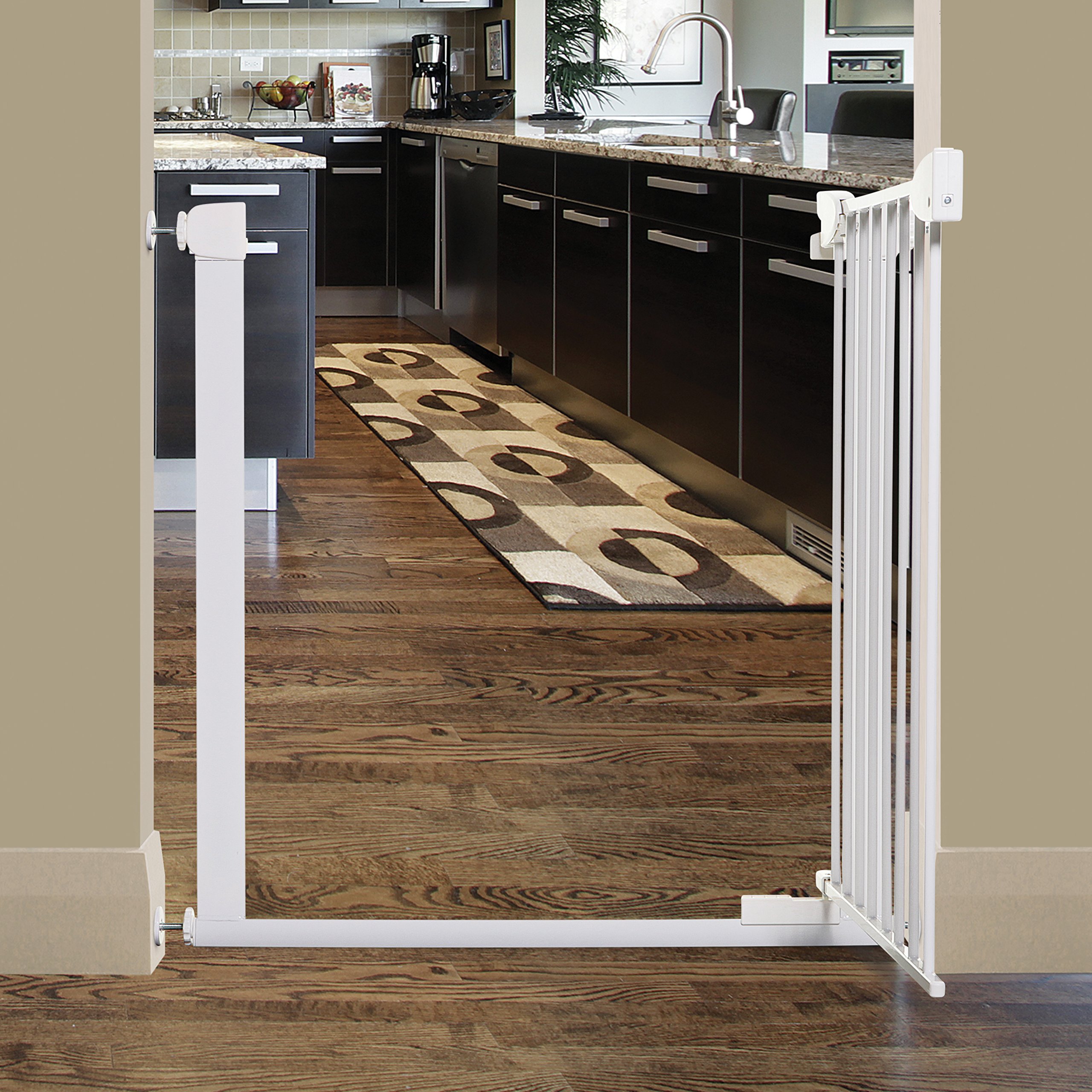 Dreambaby Boston Magnetic Auto Close Baby Gate (29.5-32.5 inches)